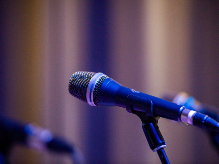 How To Directly Connect A Microphone To A Speaker